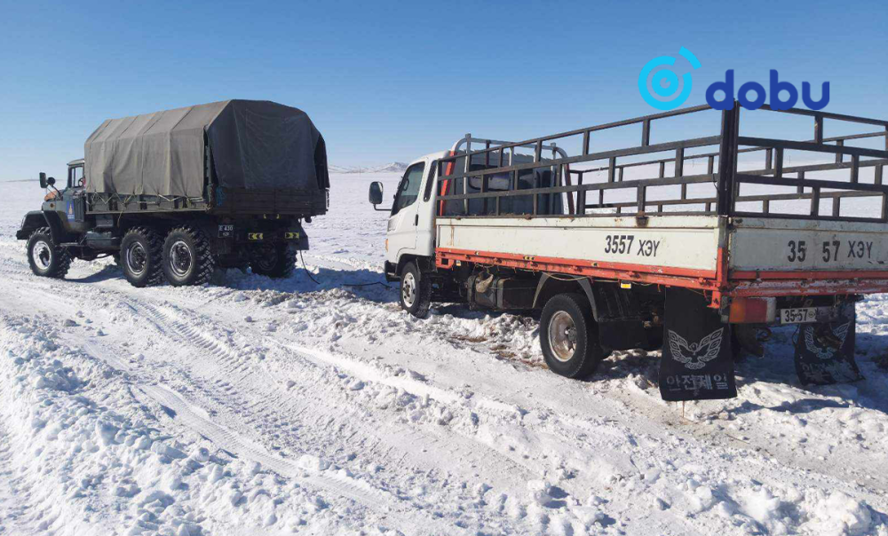 Цасанд сууж хээр хоносон иргэдэд тусламж үзүүлэв - dobu.mn