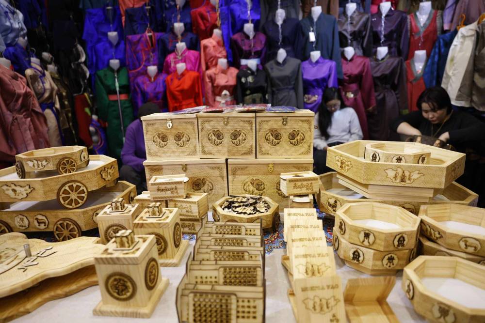 “Амар байна уу 2025” үзэсгэлэн худалдаа эхэллээ - dobu.mn