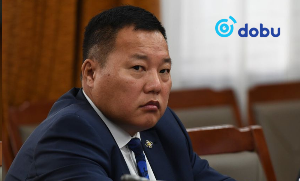 "Манай улс ардчиллаас ухарч байгаагийн нэг жишээ нь Ч.Лодойсамбуу гишүүн рүү дайрсан асуудал ...