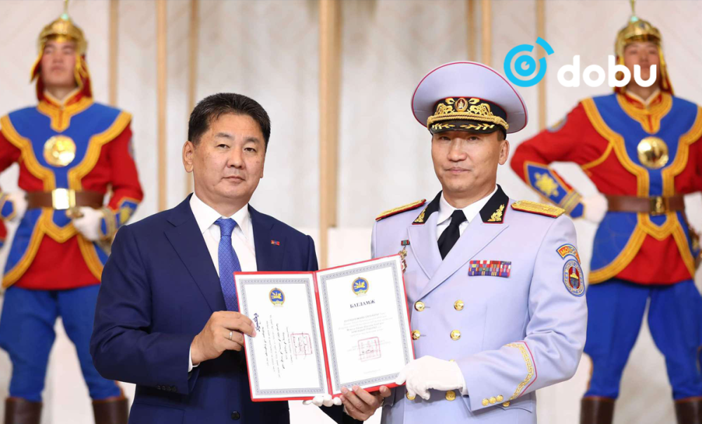 ДХИС-ийн захирал Пүрэвдоржийн Батбаатарт Бригадын генерал цол хүртээв - dobu.mn