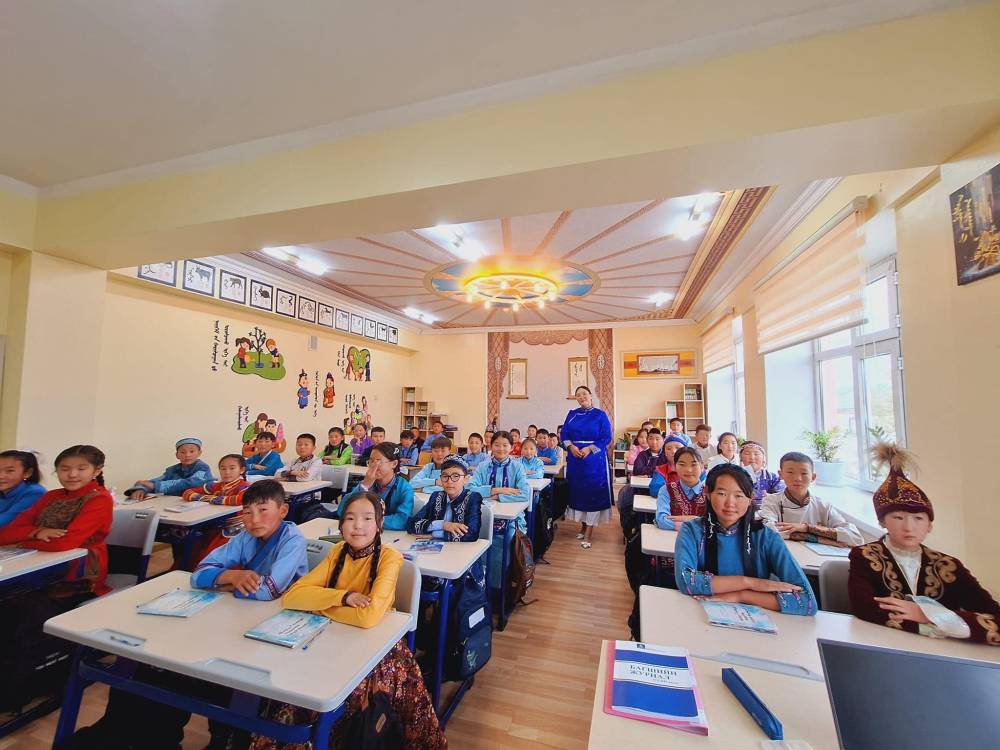 Бизнес эрхлэгч Ж.Пүрэвсүрэн "Үндэсний бичгийн жишиг кабинет" тохижуулж өгчээ - dobu.mn